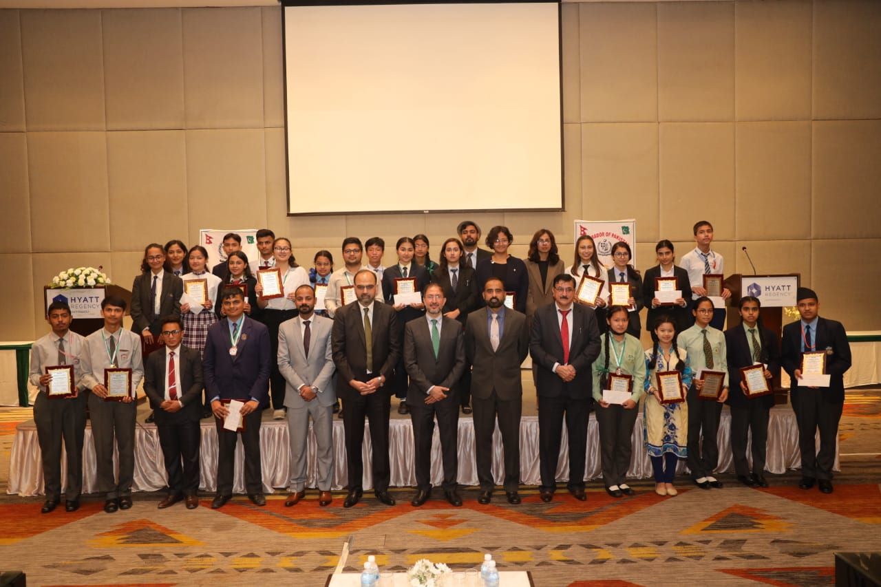 Winner students of essay writing, speech competition awarded
