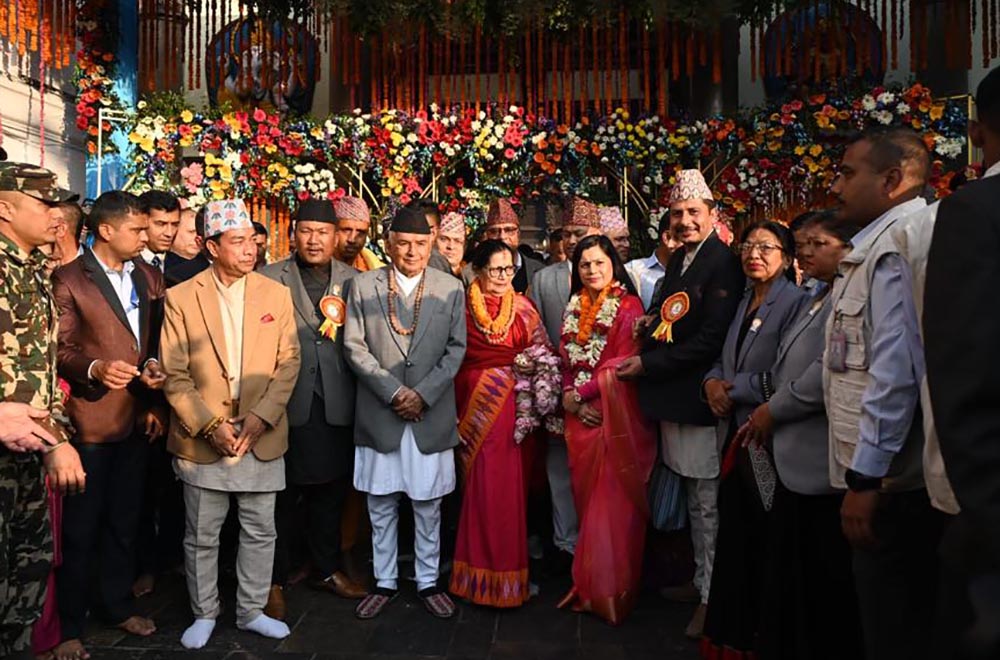 President offers Pooja at Pashupatinath