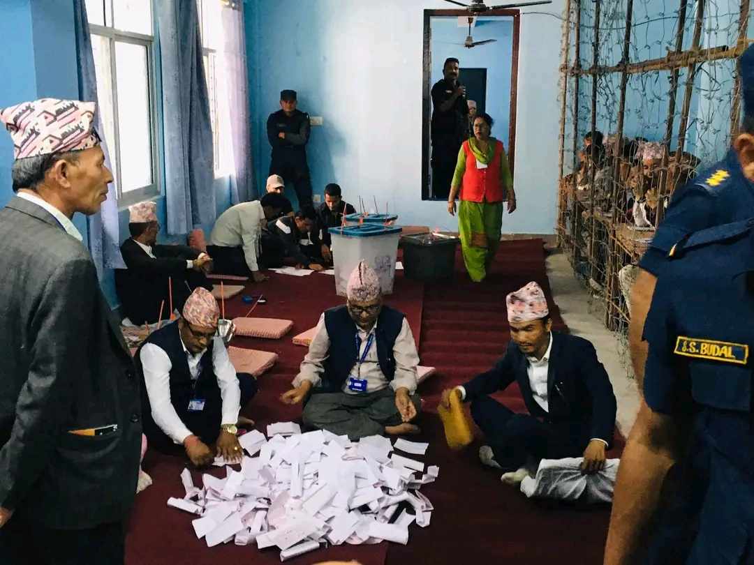 UML's Bhandari takes early lead in Bajhang